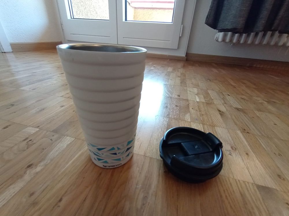 Nescafé Becher mit Deckel (Gebraucht) in Wädenswil für CHF 6 – nur ...