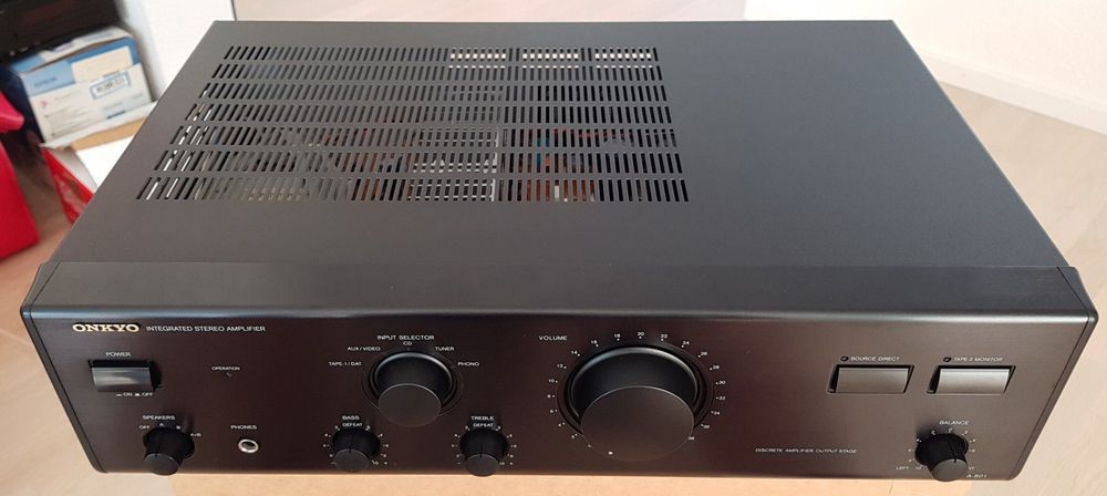 schöner Verstärker Onkyo mit 2 x 85W | Kaufen auf Ricardo