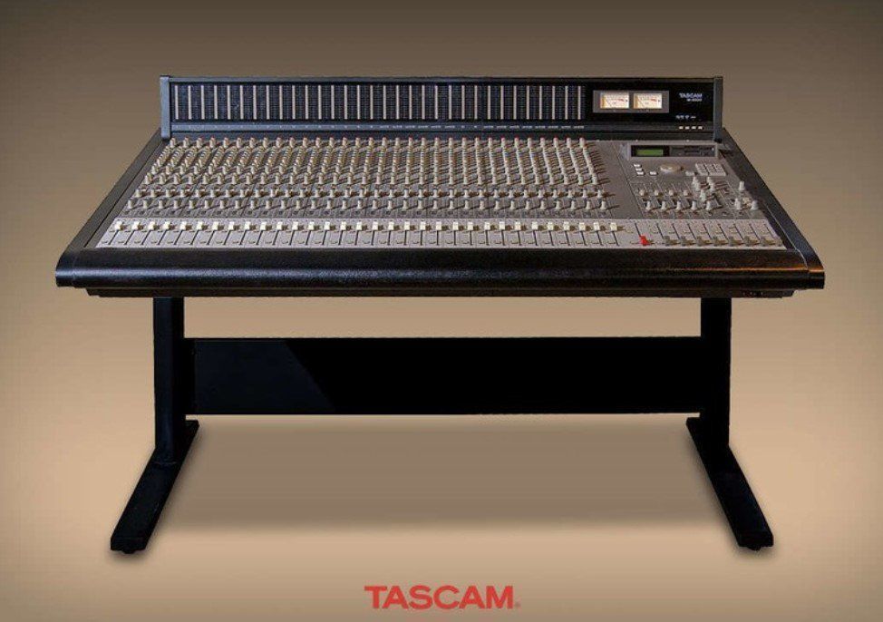 Mixer Tascam M3700 (32/8/2) | Acheter sur Ricardo