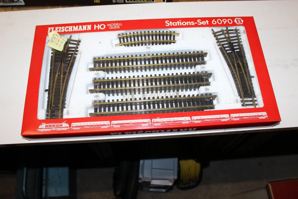 Fleischmann HO Geleise Stations-Set 6090 (Gebraucht) in Zürich für CHF ...