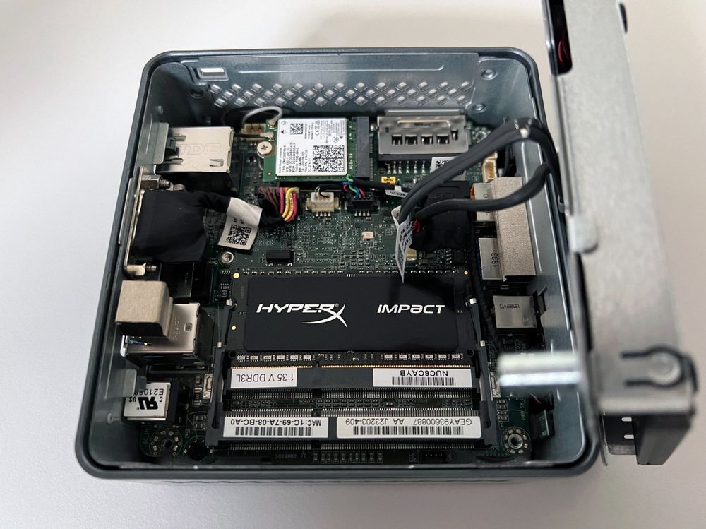 Intel NUC6CAYH / 120 GB SSD / 8 GB RAM / 2.30 GHz (Gebraucht) in Thun für CHF 149 – mit ...