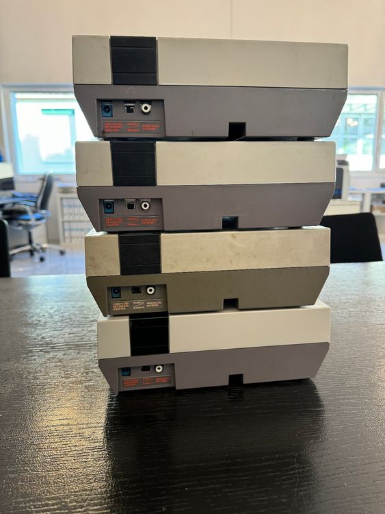 4x Nintendo NES Konsole Nintendo 1. Version Gaming (Defekt) in Burgdorf ...