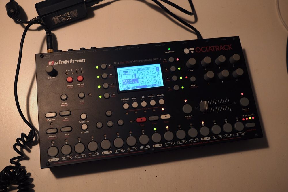 Elektron Octatrack MK1 inkl. 16GB CF Karte (Gebraucht) in Frauenfeld ...