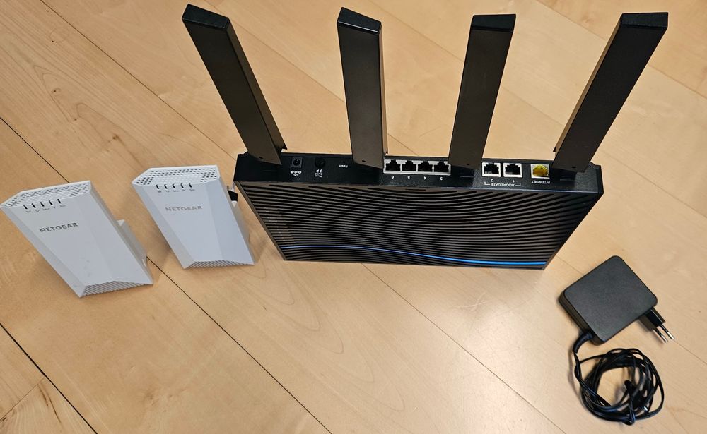 Nighthawk X8 Tri-Band-WLAN-Router & 2 Repeater EX7500 | Kaufen auf Ricardo