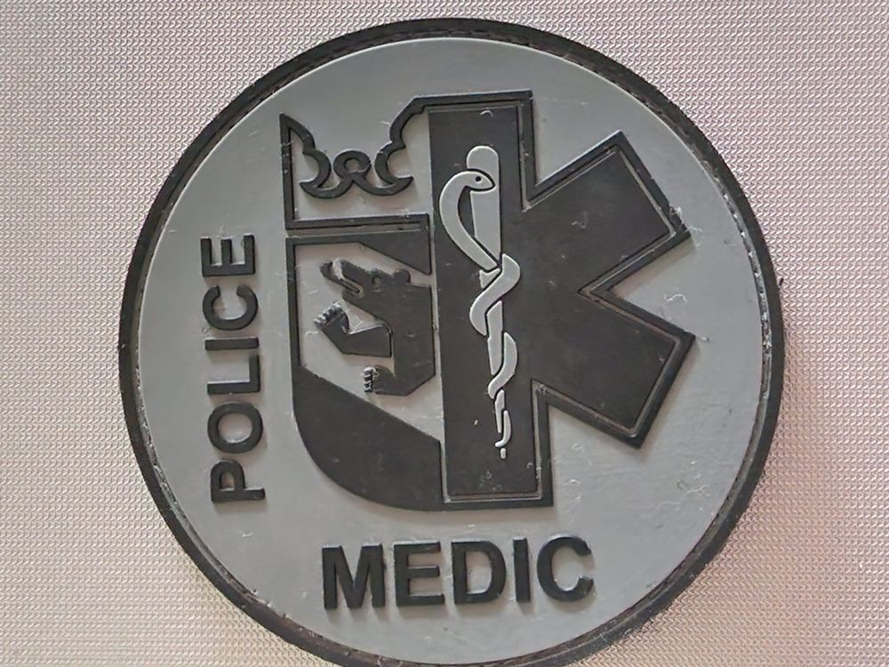 Polizei Abzeichen Badge Police Medic Berne Pvc Klett neu (Neu (gemäss ...