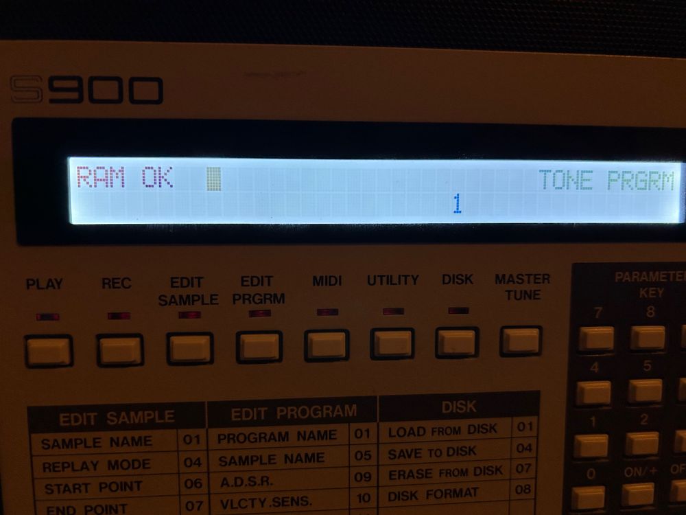 Akai S900 12 Bit Sampler, mit neuem Screen und OS 1.2 (Gebraucht) in ...