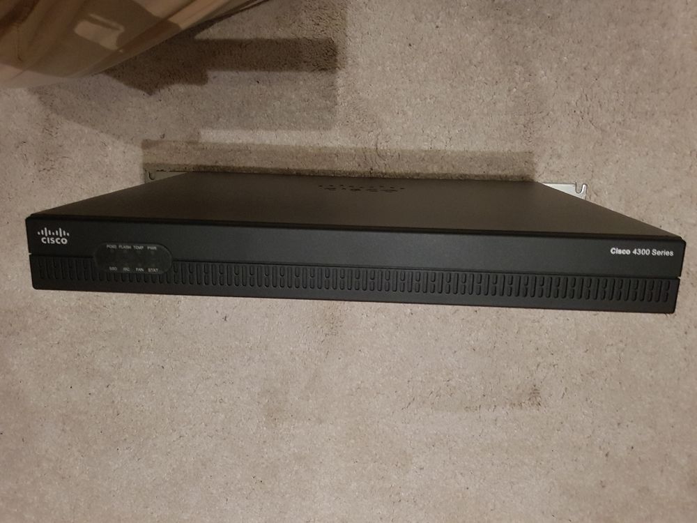 Cisco 4321 Router (Gebraucht) in Gerlafingen für CHF 90 – mit Lieferung ...