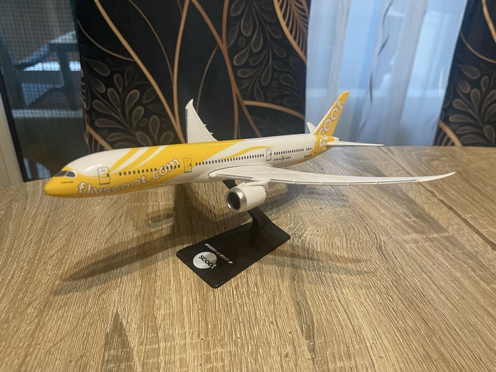 Boeing 787 1:250 SCOOT (D'occasion) à Genève pour CHF 7 – avec ...