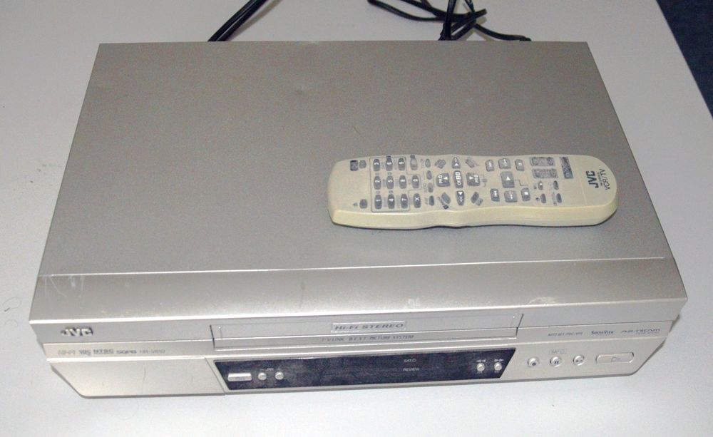 VHS Video Recorder (Gebraucht) in Geroldswil für CHF 80 – mit Lieferung ...