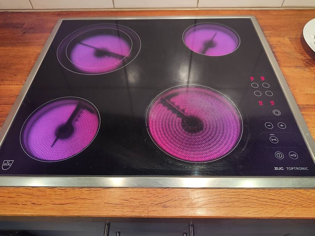 Plaque vitrocéramique V-Zug 4 feux seconde main (D'occasion) à fribourg ...