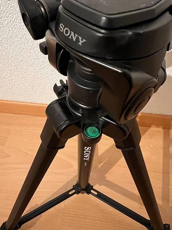 Stativ Sony VCT-R640 - Neuwertiger Zustand! (Gebraucht) in Eglisau für ...