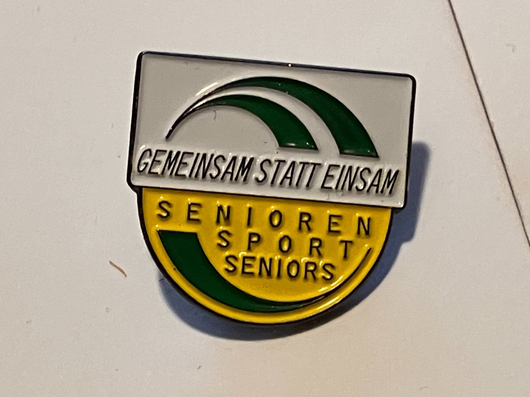 1 Pin Gemeinsam statt Einsam Senioren Sport Seniors (Gebraucht) in Basel für CHF 1 – mit ...