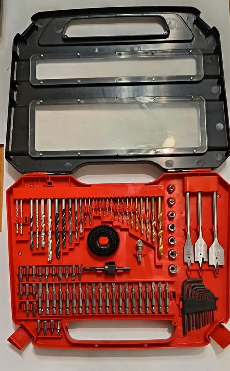black & Decker Bohrer/ Bits, und andere Set im Koffer (Gebraucht) in ...