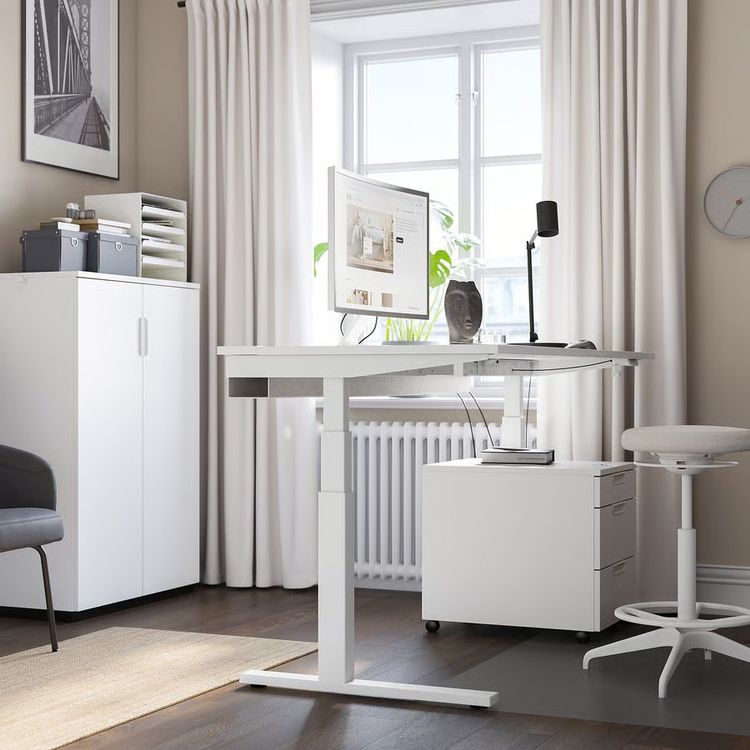 Schreibtisch IKEA MITTZON, 140x80cm, elektrisch weiss (Neu (gemäss ...