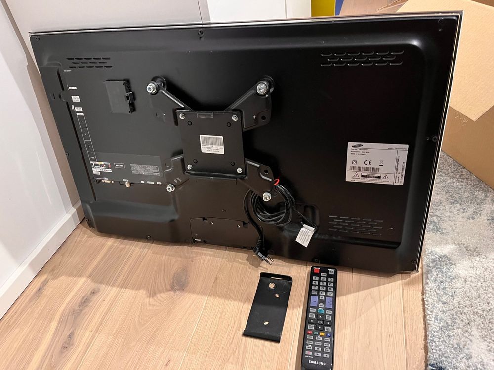 Fernseher Samsung UE32D5000 - 32 Zoll LED Full HD (Gebraucht) in ...
