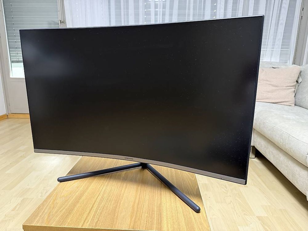 Samsung Curved 32" 4K Zoll Monitor U32R590CWR 60Hz (Gebraucht) in Baden ...