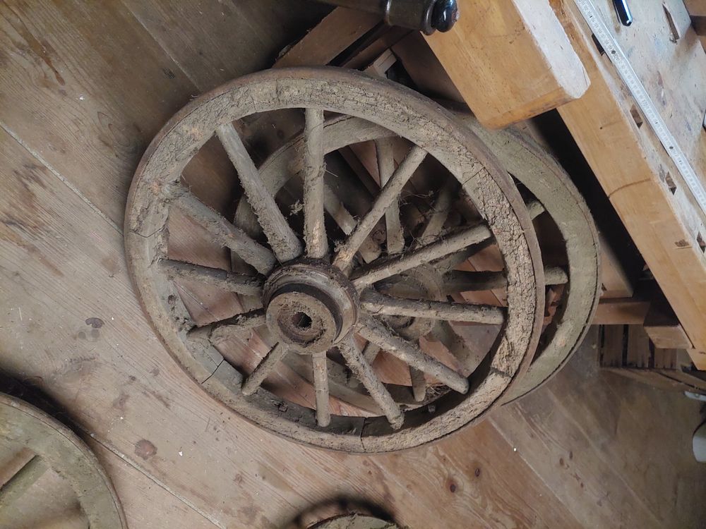 Wagenräder aus Holz (Gebraucht) in Hörhausen für CHF 40 – nur Abholung ...
