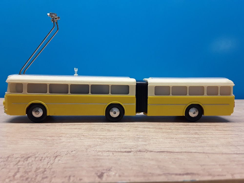 Brawa _ Trolleybus _Gelenkbus mit Oberleitungen _ Spur H0 (Gebraucht ...