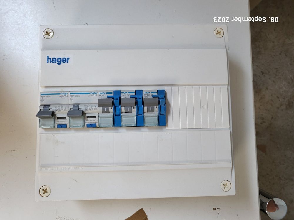 Hager Aufputzverteiler (Gebraucht) in Oberhasli für CHF 25 – mit ...