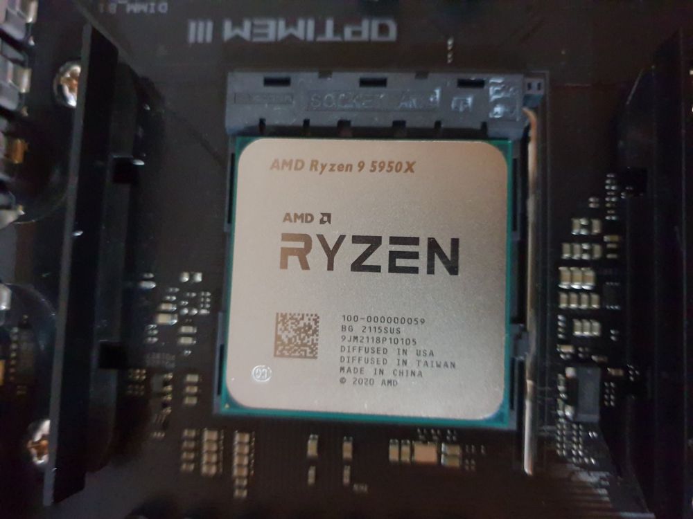 ASUS X570 ROG Crosshair Dark Hero + AMD Ryzen 9 5950x Bundle (Gebraucht) in Erstfeld für CHF 582 ...