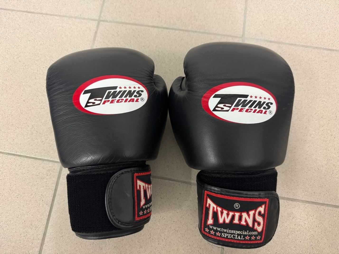 Twins Special boxing gloves 14 oz – very good condition (Gebraucht) in ...