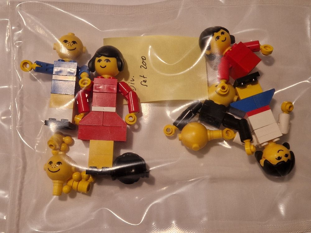 Lego Family Einzelteile (aus Set 200) (Gebraucht) in Henau für CHF 4 ...