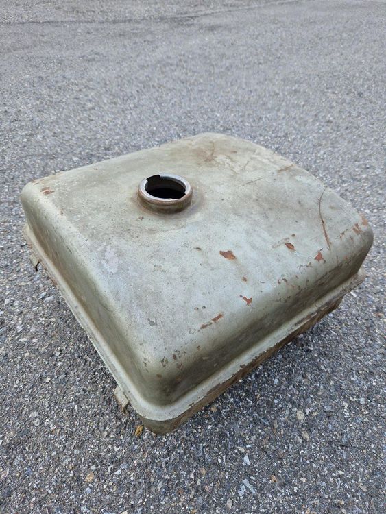 Hürlimann Oldtimer Traktor Dieseltank / Tank, rote Serie (Defekt) in ...