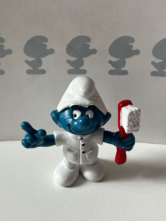 Schlumpf mit Zanhbürste / Zahnarzt (Neu (gemäss Beschreibung)) in Lyss für CHF 12 – mit ...