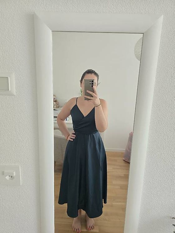 Robe de cérémonie (D'occasion) à Cheseaux-Lausanne pour CHF 30 – retrait uniquement | Acheter ...