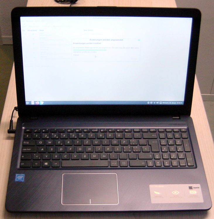 ASUS Vivobook X543 mit superschellen SSD Speicher (Gebraucht) in Wetzikon ZH für CHF 190 – mit ...