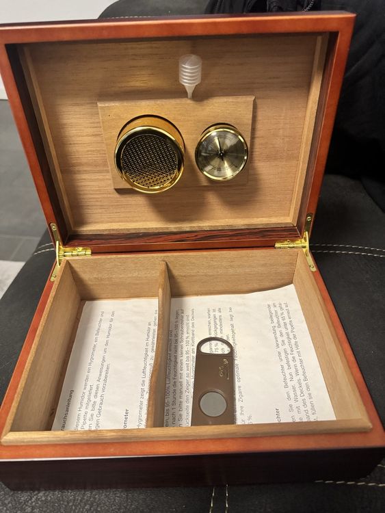 Edler Humidor für Zigarren - Top Zustand, komplett! (50) (Gebraucht) in ...