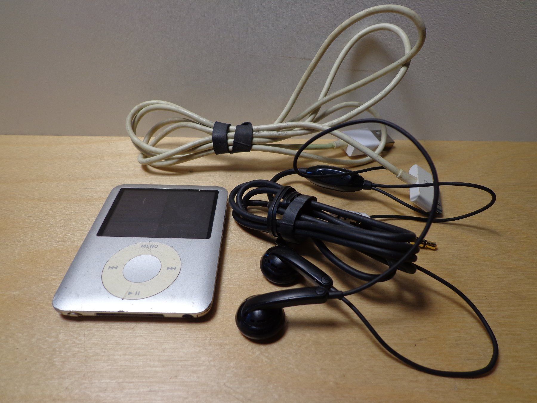 Original Apple iPod, älteres Modell, A1236 8Gb (Gebraucht) in ...
