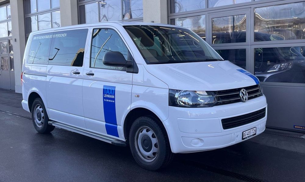 VW T5 Multivan Automat Rollstuhl-Fahrzeug mit Laderampe (Gebraucht) in ...