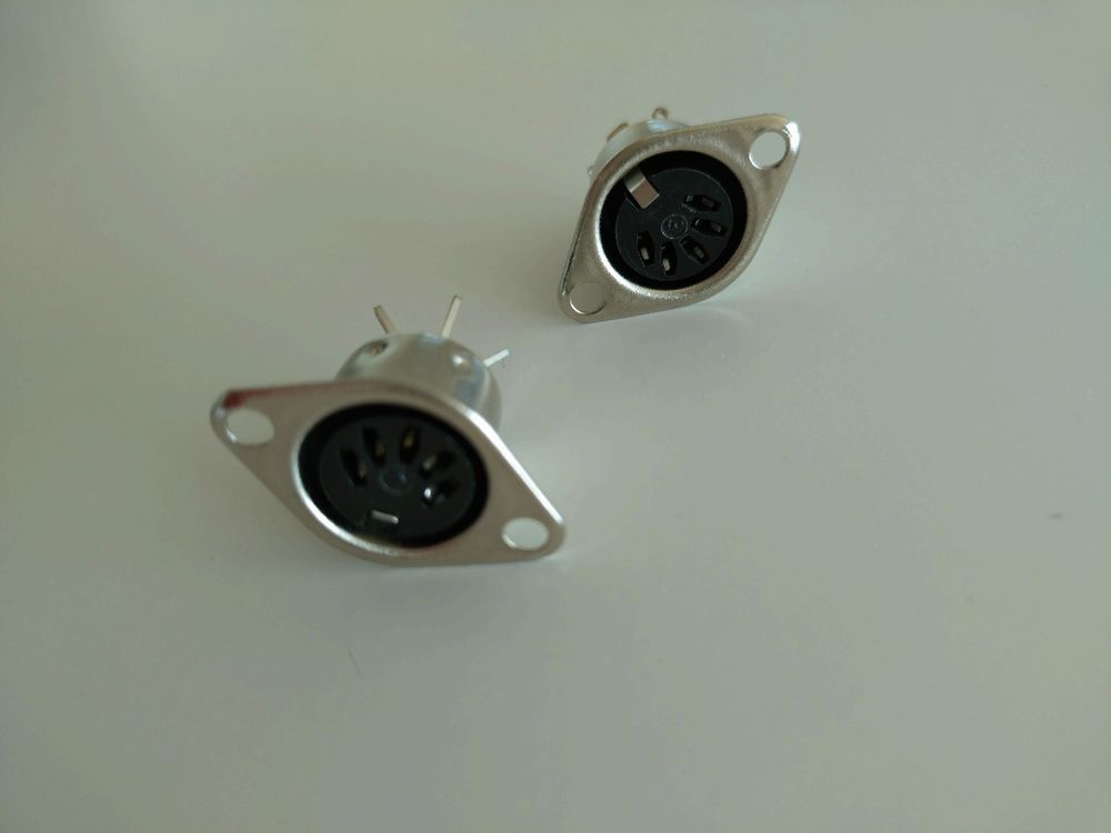 DIN Audio oder MIDI Buchsen, 2 Stk. (Neu (gemäss Beschreibung)) in Kilchberg ZH für CHF 1 – mit ...
