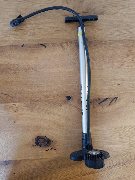 Fahrradpumpe zéfal rush plus (Gebraucht) in für CHF 1 – nur Abholung ...