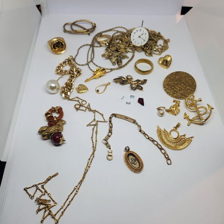 Schmuck Konvolut Gold farbig Modeschmuck, Uhrwerk Vintage (Defekt) in ...