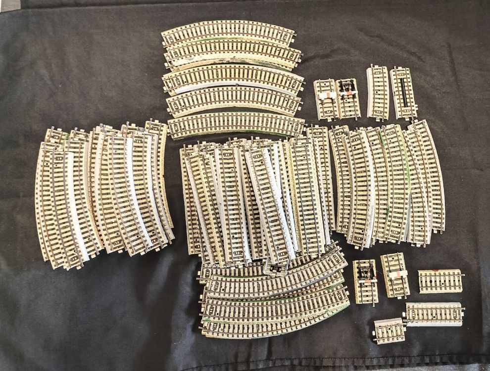 Märklin Schienen Sortiment (Gebraucht) in für CHF 10 – mit Lieferung ...