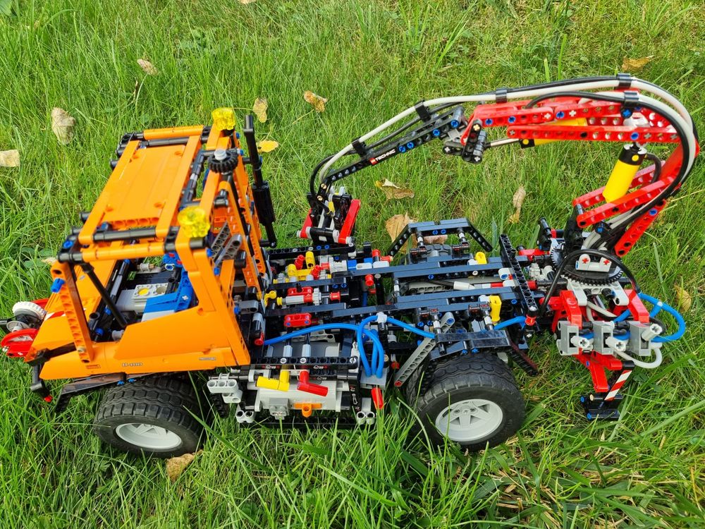 LEGO Technic 8110 Mercedes Unimog U400 Sammler Fan (Defekt) in Dürnten ...