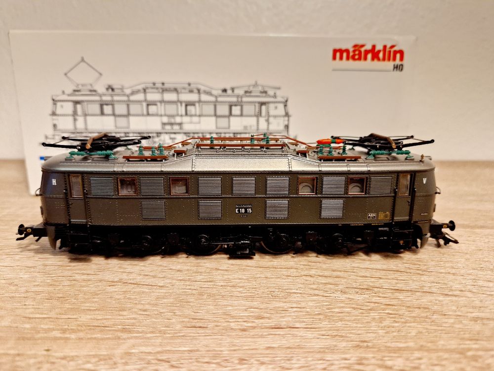 Märklin 33681 E-Lok BR E 18 DR H0 (Neuf avec emballage d'origine) à St-Aubin-Sauges pour CHF 129 ...