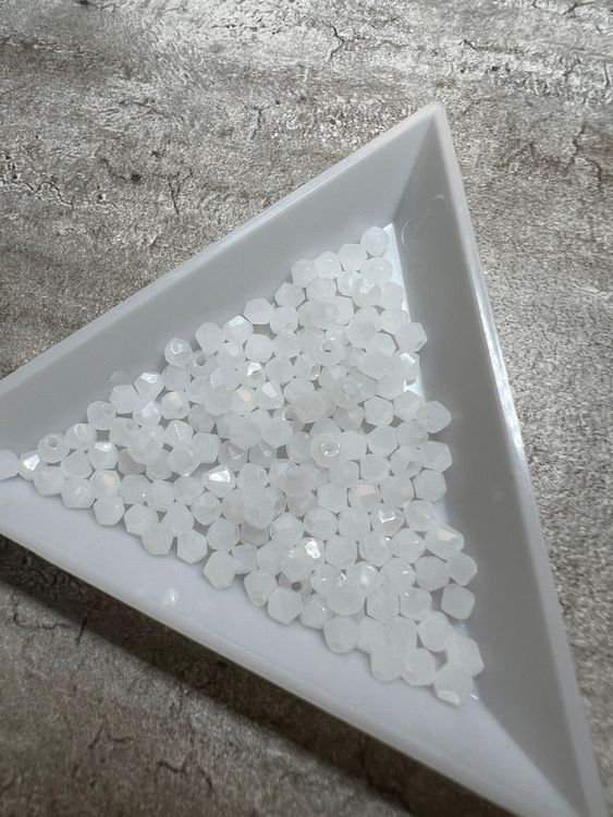 Glasperlen zum Basteln/ Farbe - Weiss / Bicone 3 mm (neu) (Neu und originalverpackt) in Menziken ...