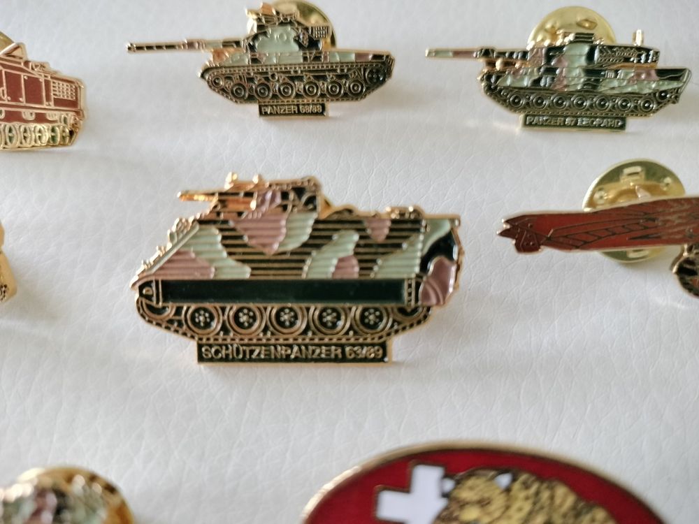 Schweizer Armee Militär Panzer Pins (Gebraucht) in Schwanden Sigrisw ...