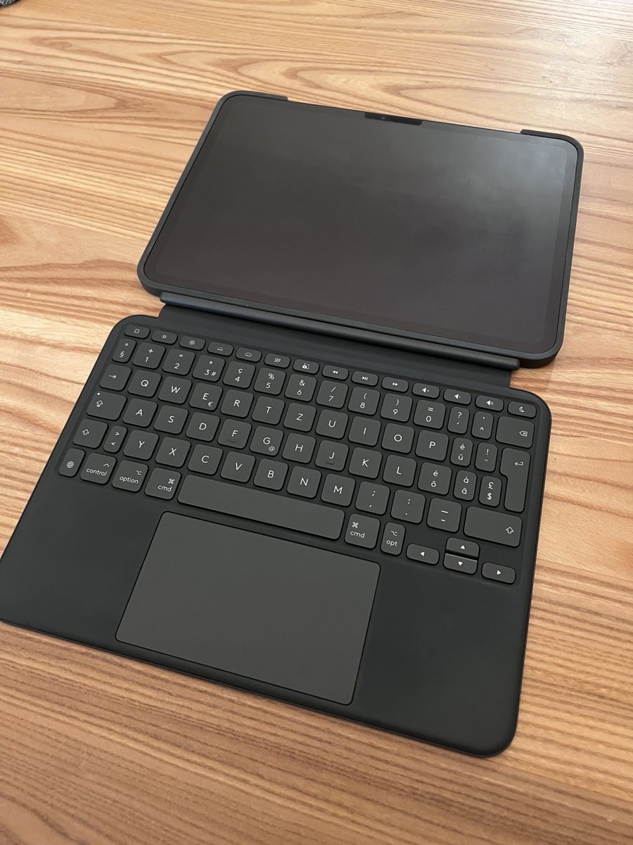 Logitech Combo Touch Case für das iPad Pro 11" (M4). (Gebraucht) in ...