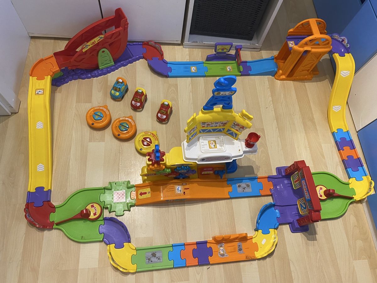 VTech Tut Tut Baby Flitzer Rennbahn mit Autos & Zubehör! (Gebraucht) in ...