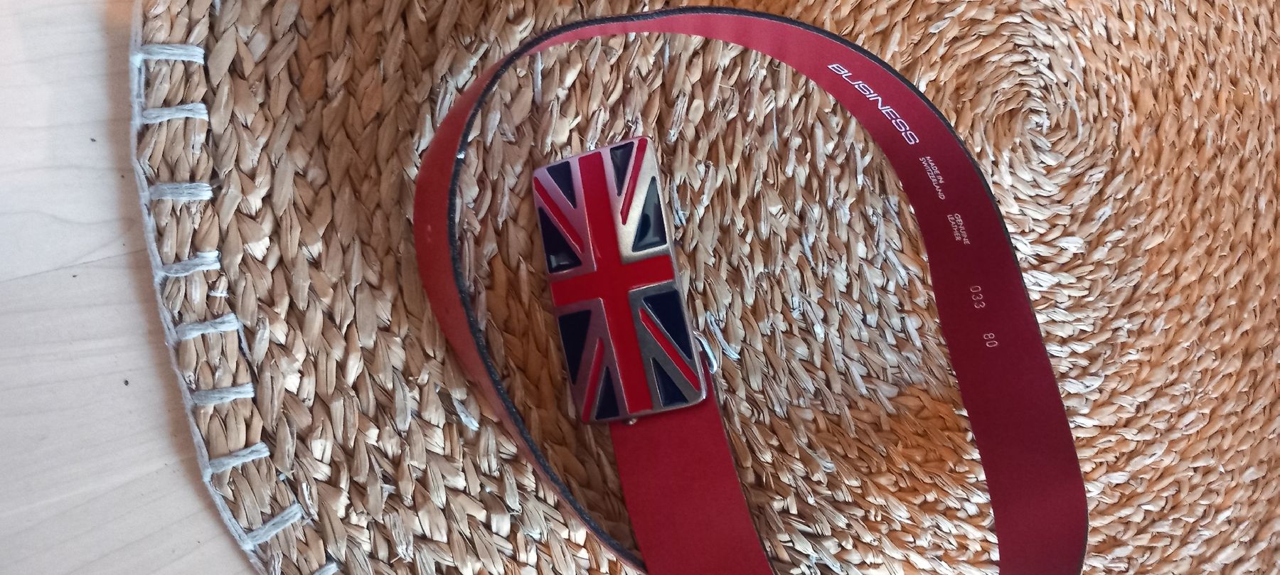 Roter Lederguertel mit cooler England-Schnalle, Gr. 80cm (Neu (gemäss ...