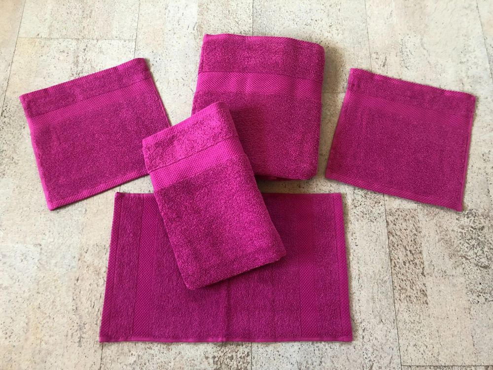 5-teiliges Frottée Handtuch-Set, Farbe beere "NEU" (Neu und originalverpackt) in Widnau für CHF ...