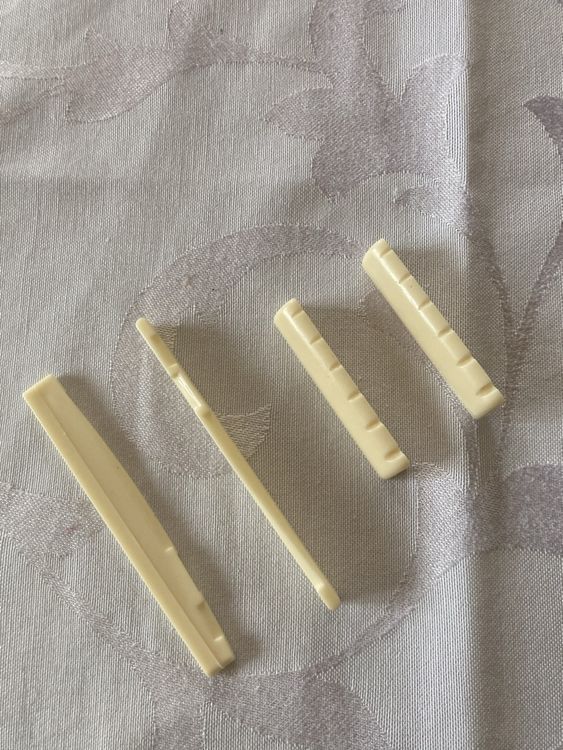 Westerngitarre Sattel- und Stegeinlage (Neu und originalverpackt) in Wolfhalden für CHF 4.9 ...