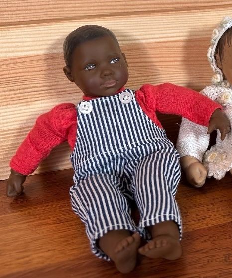 Süsse Puppe mit Latzhose, guter Zustand (Gebraucht) in Herzogenbuchsee ...