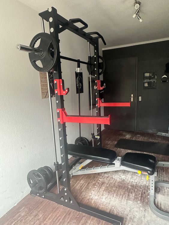 Smith Machine mit Rack RM 10 inkl. Bank | Kaufen auf Ricardo