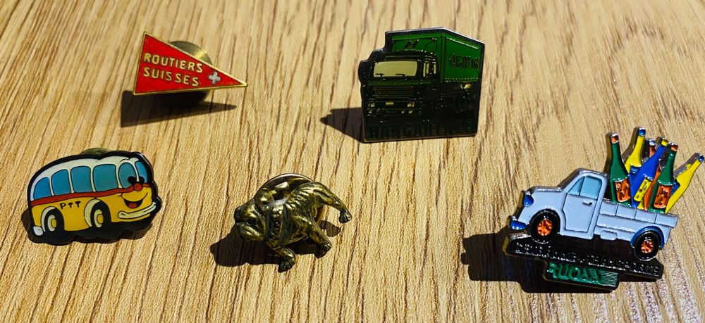 5 Pin's Suisse Routiers (D'occasion) à Fribourg pour CHF 8 – avec ...