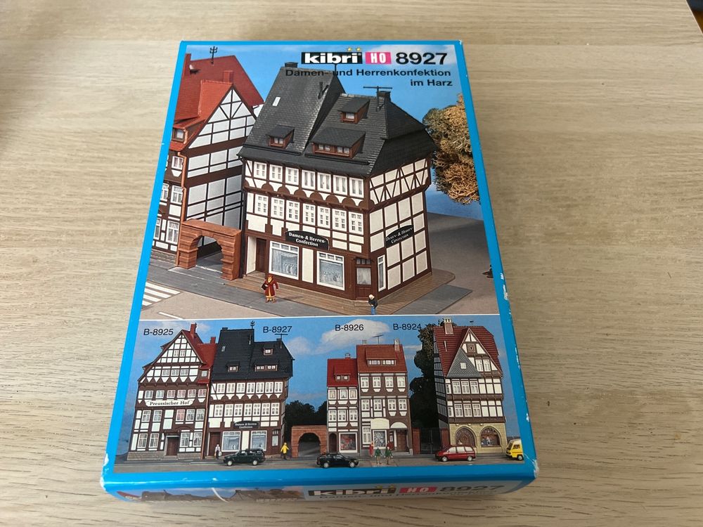 Kibri 8927 Damen und Herrenkonfektion im Harz H0 OVP NEU | Kaufen auf ...